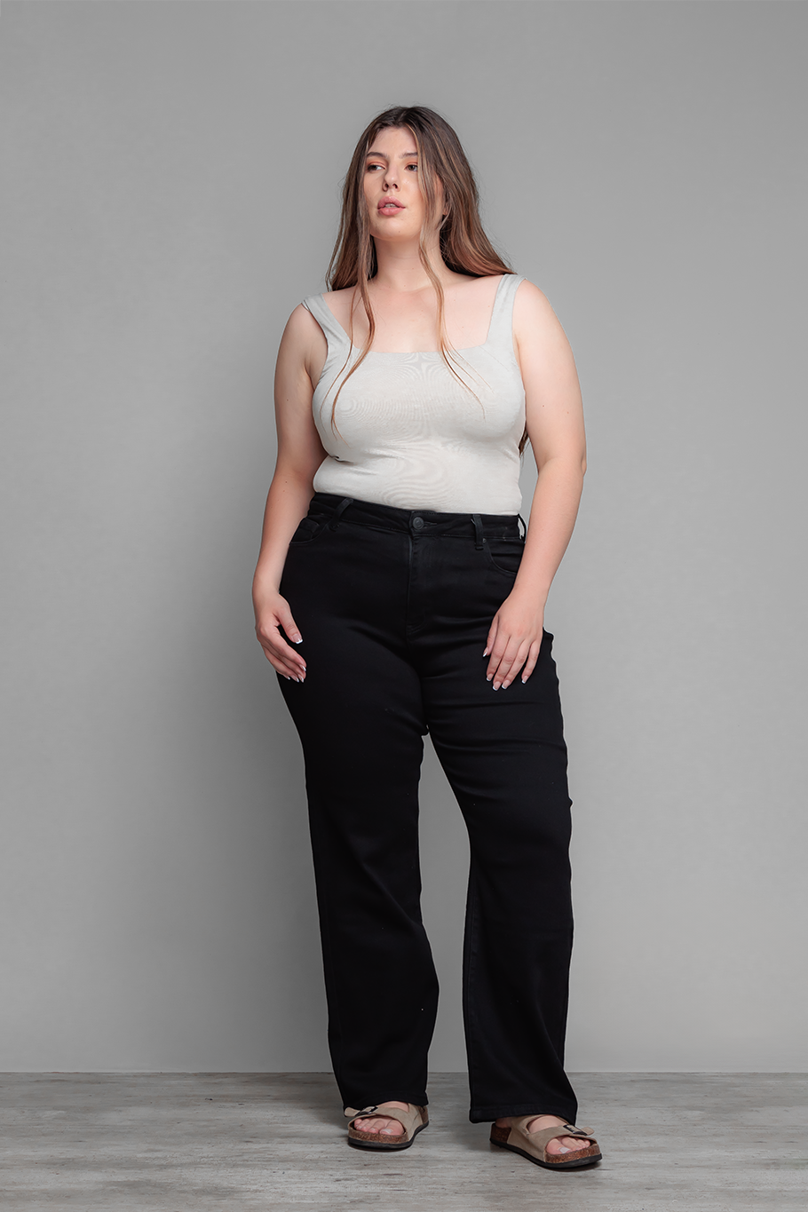 STRAIGHT FIT CURVY NEGRO - ESSENTIAL – Olivy
